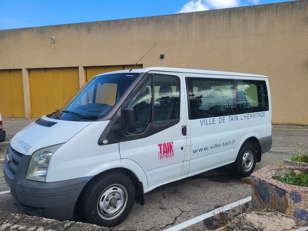 Mise à disposition d'un mini-bus
